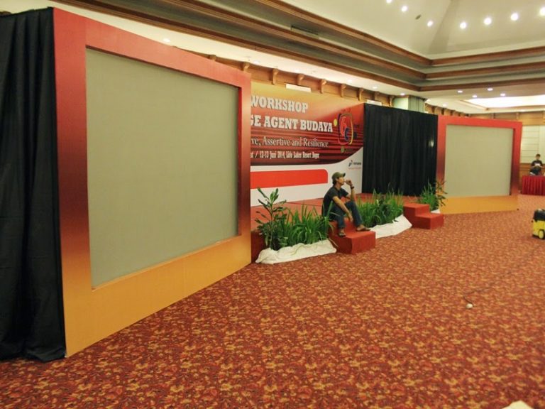 Jasa Pembuatan Backdrop - PRIGLOTECH